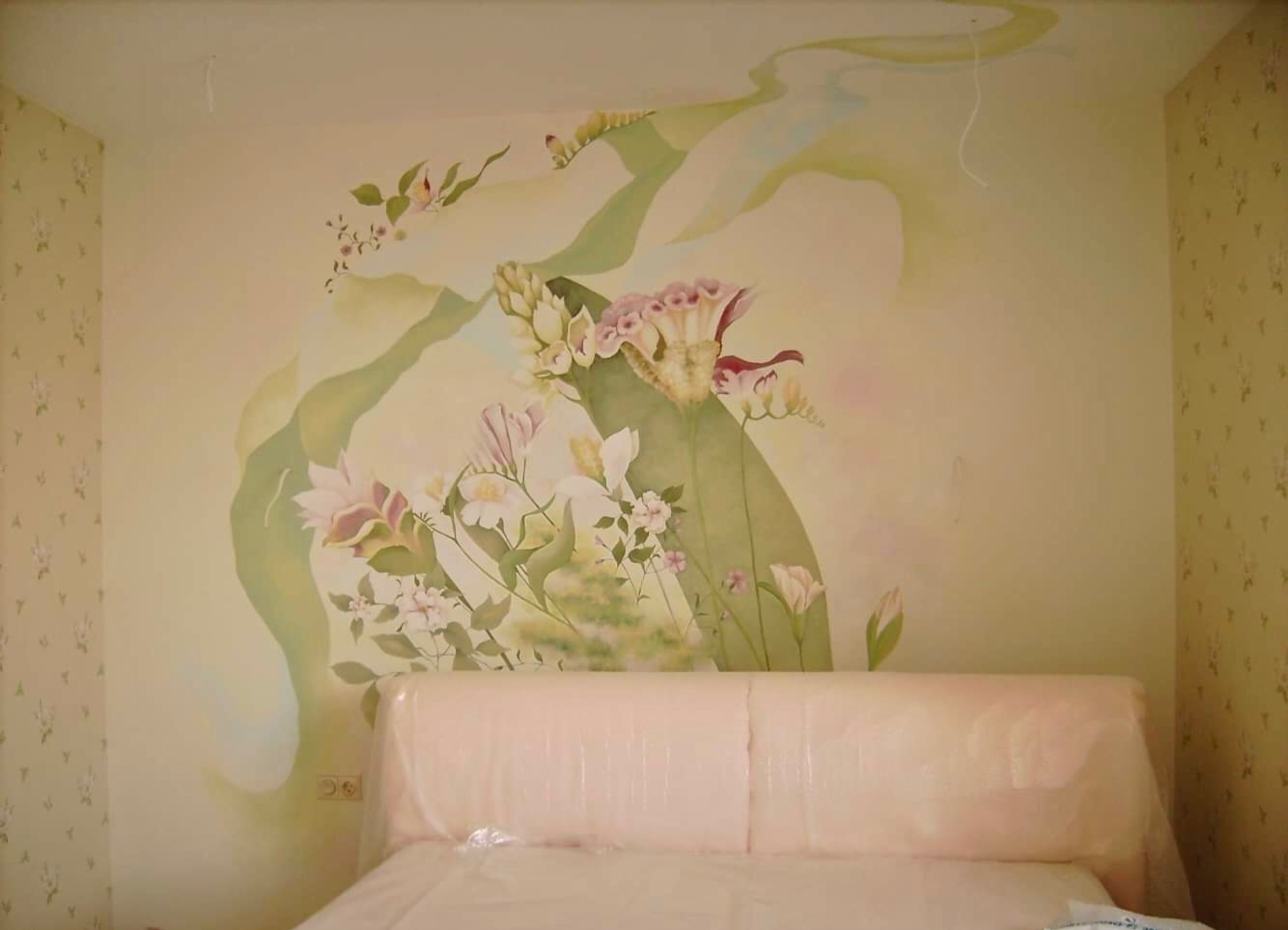 Floral mural by N&S Art Painting, Nataliya in Hamilton